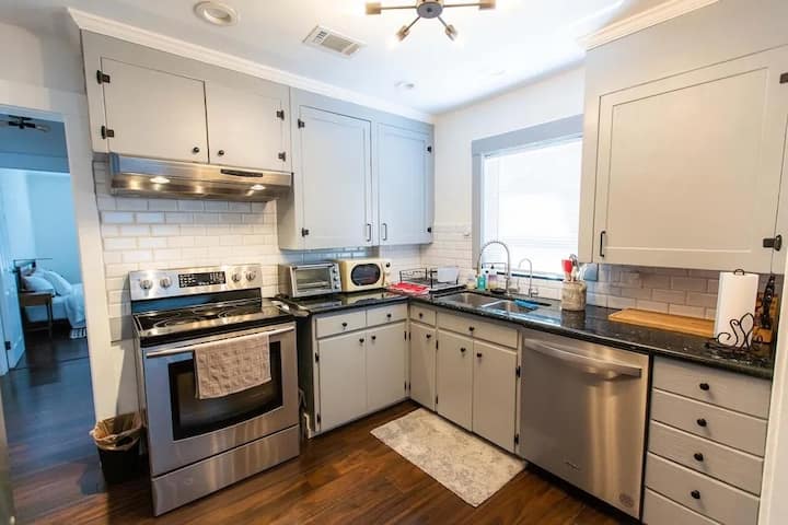 Cozy 2 Bedroom Near City Place - ウェスト・パーム・ビーチ, FL