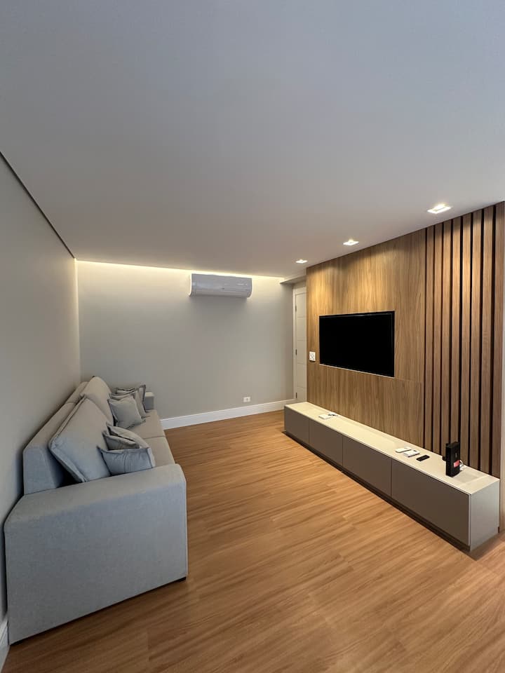 3 Dorm, Churrasqueira, C/ Vaga Garagem, Champagnat - Curitiba