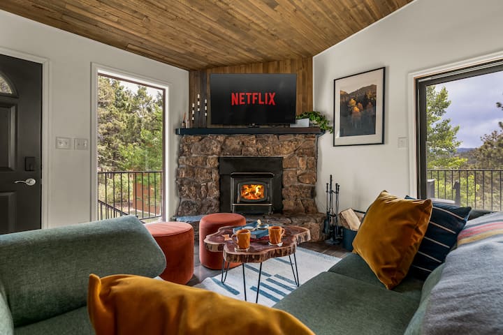 Hot Tub + Arcade + Fire Pit + Mtn Views + Bbq - Staunton State Park, Pine