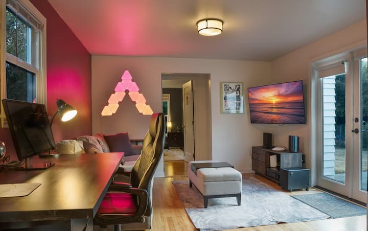 Big Yard+bbq~walk2coffee~fullkitchen~cozy&spacious - Shoreline, WA