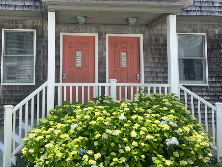 Narragansett House-walk To Beach (Unit B) - Narragansett, RI
