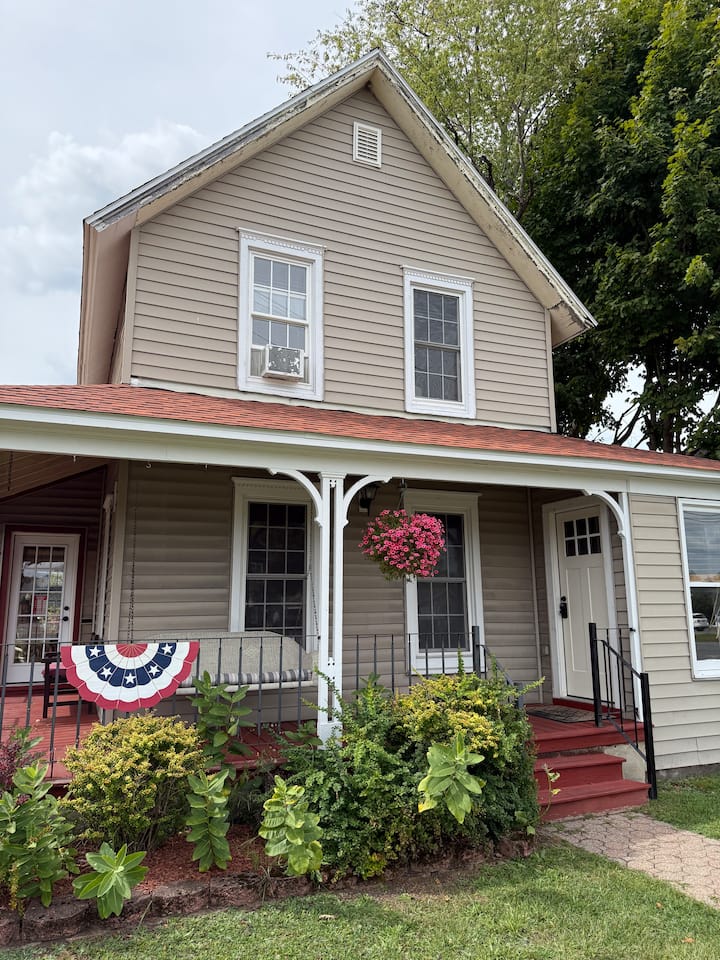 Cozy One Bedroom On Main St In Old Forge - Old Forge, NY