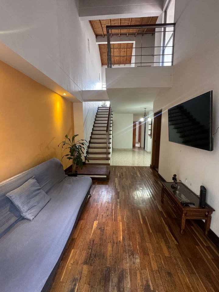 1009 Espaciosa Casa En Buenos Aires - 메데인