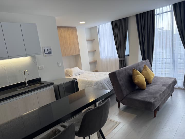 Ideal, Cerca Al Movistar - Bogotá