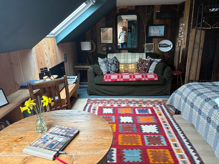 Mountain Loft, Newport, Pembrokeshire - Pembrokeshire