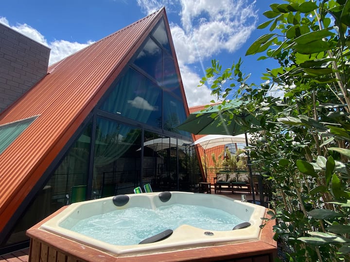 Chalé Alto Padrão Com Jacuzzi No Centro De Bonito - Bonito