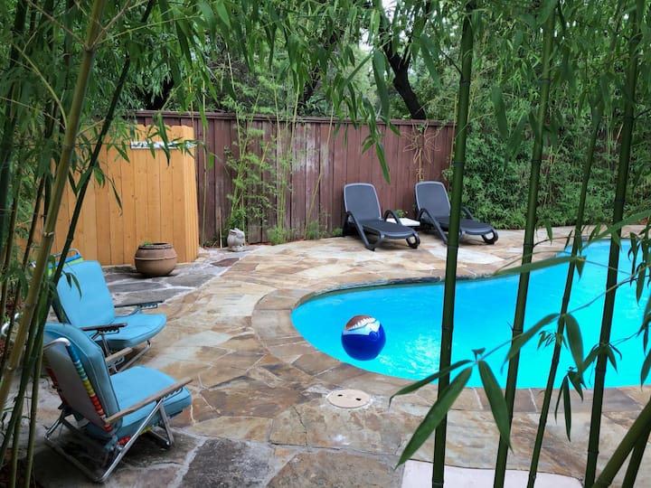 Two Houses Within 1 Mile W/ 8 Br 5 Ba 2 Pools/spas - Cedar Hill, TX