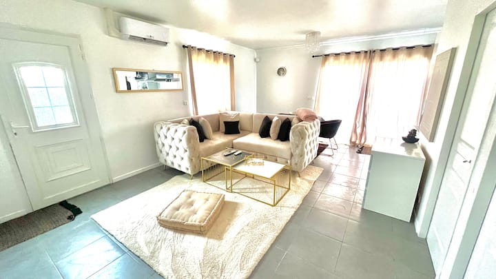 Petite Maison Dans La Prairie Avec Cinéma - Margaux