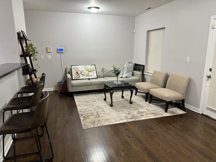 Stay 10 Min From Downtown + Free Personal Garage - Chicago