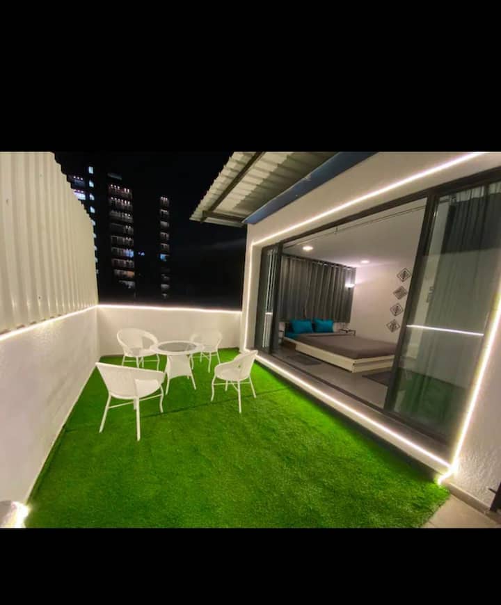 5bhk/rooftop Swimming Pool/baner - Pune