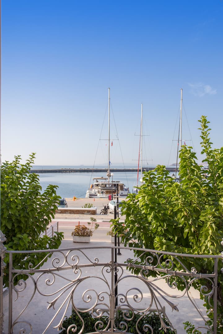 Modern Neo-classic Apartment Unit 4 - Marmari