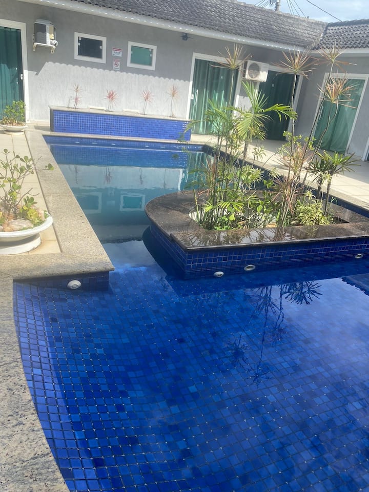 Suíte 28 Em Condomínio Com Piscina Estacionament - Cabo Frio