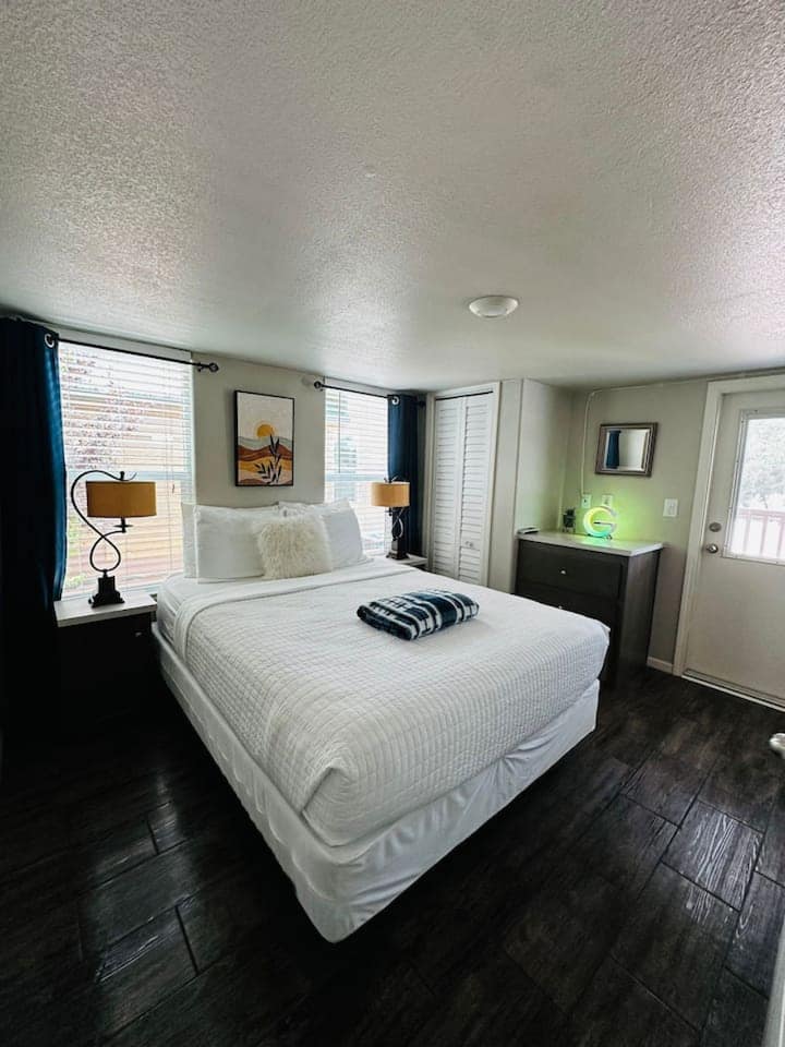 Creekside Cabin #94 Near Verde Valley Wine Trail! - Camp Verde, AZ