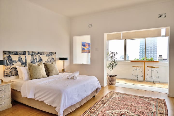 Serene Ocean View Apartment In Prime Location - Cape Town