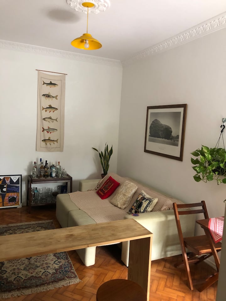 Charmoso Apartamento Quarto E Sala Em Copacabana - Ipanema