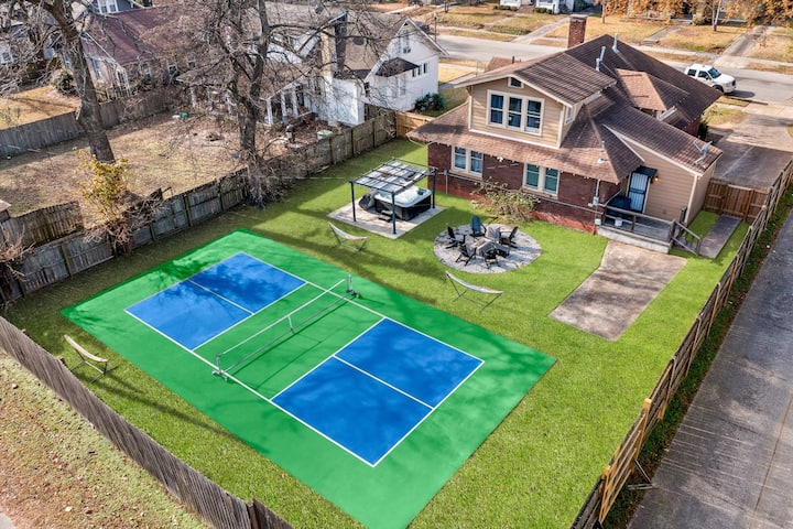 Pickleball Court Ev Power Cord Hot Tub Pool Table - Memphis, TN