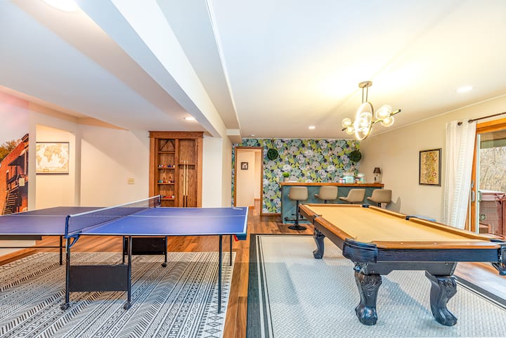 Secret Room-fireplace-hot Tub-pool-game Room - Illinois