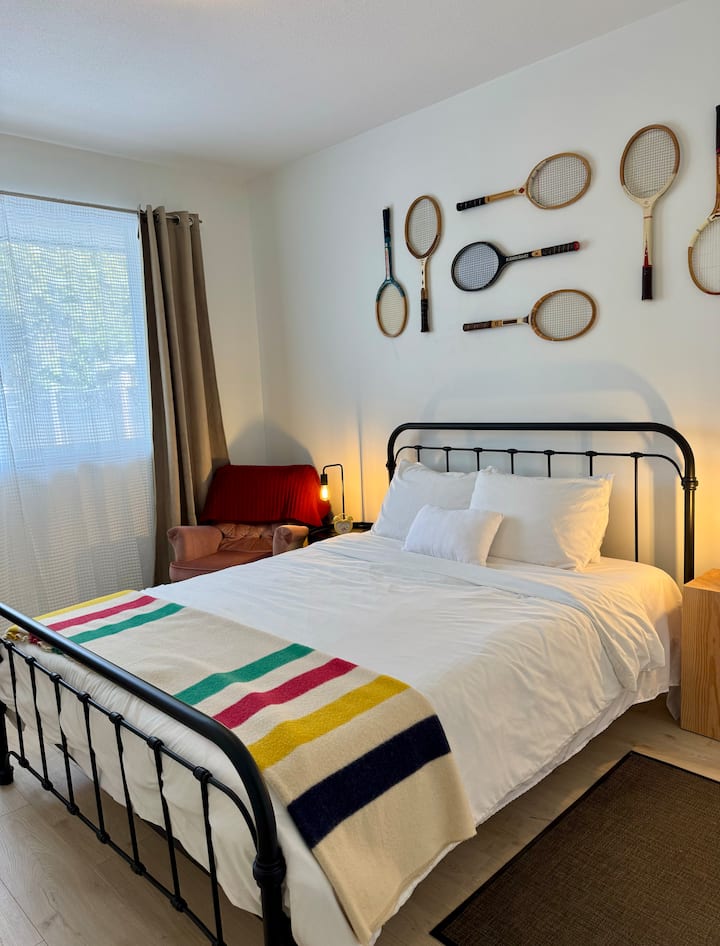 Charming Cottage Suite - 1 Bedroom - Delta