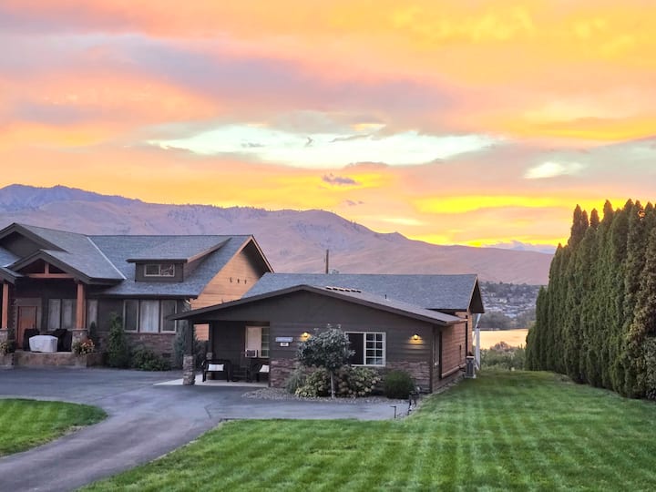 Stunning Views & No Check-out Chores! - Wenatchee, WA