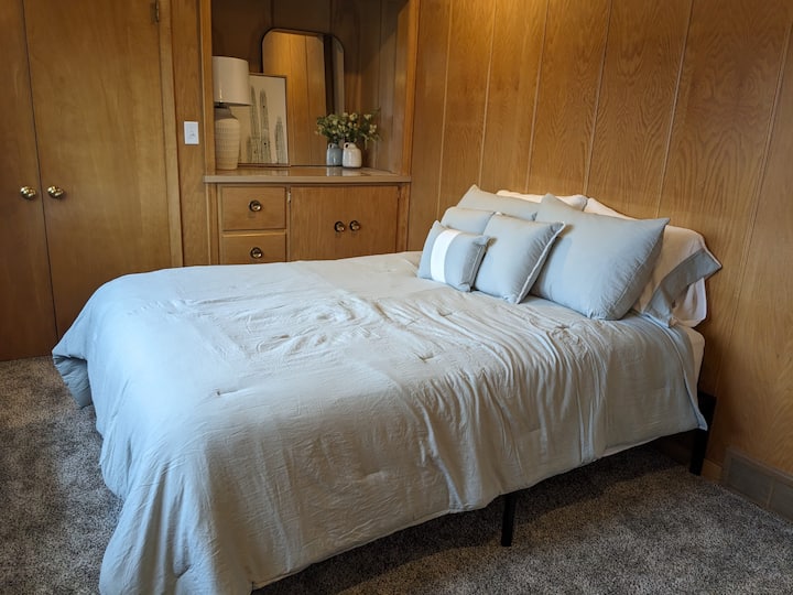 Private Room In Homey B&b, With Breakfast! - Idaho Falls, ID