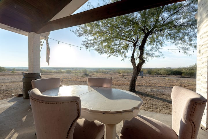 Siesta Shores Lakehouse Escape - Las Palmas