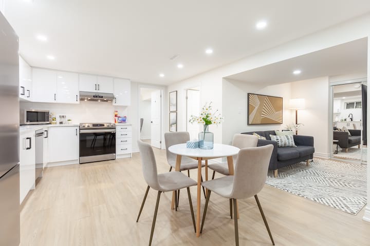 Newly Renovated 2 Bedrooms Lower Level. - Ontario