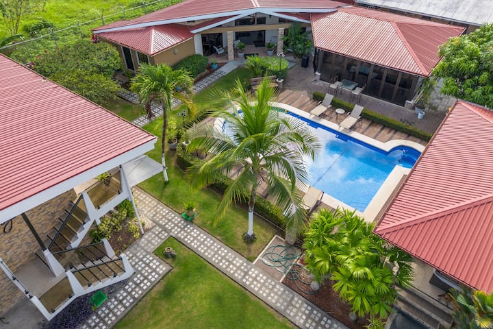 7 Bedroom 12 Beds &Pool Private Villas - Jaco