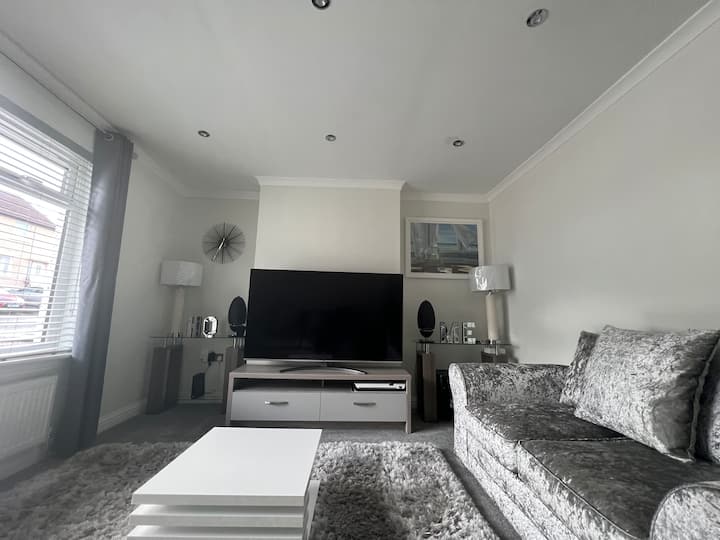 1 Bedroom Apartment In Falkirk - リンリスゴー