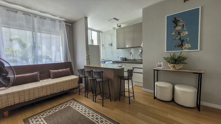 1 Quadra Da Praia Com Piscina E Garagem - Balneário Camboriú