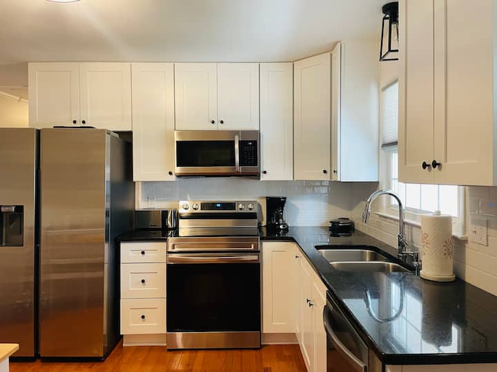 Spacious Home In Durham. - Durham, NC