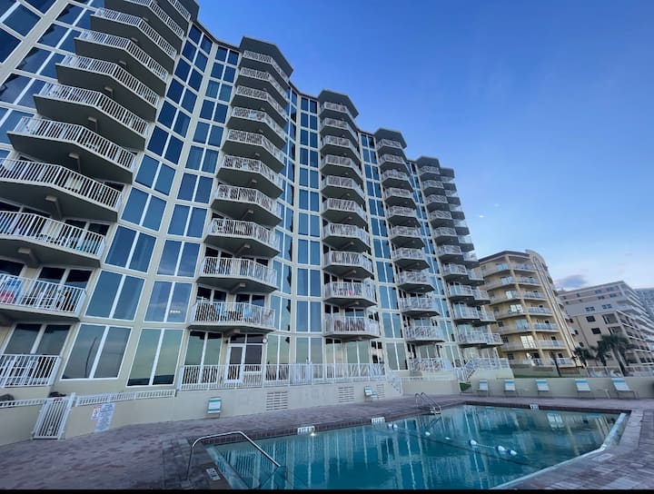 Oceanfront Heated Pool Pets Under 20lbs Stay Free - Port Orange, FL