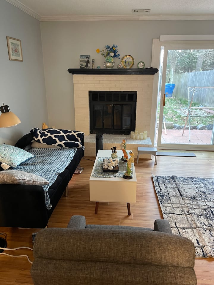 Better Than Hotel Clean Private Master Bedroom - Virginia Beach, VA