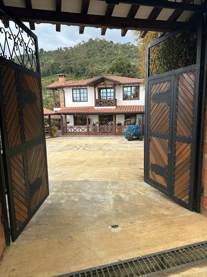 Bella Cabaña En Guarne-antioquia - Copacabana 