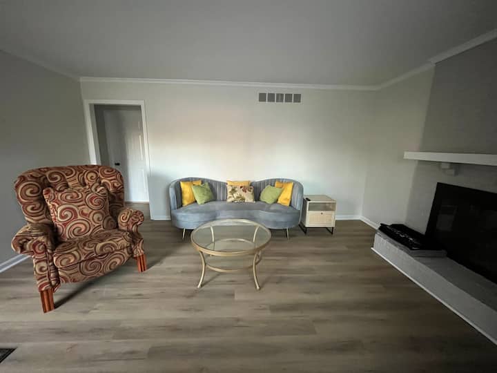 Queen Bedroom-br1 - Lexington, KY