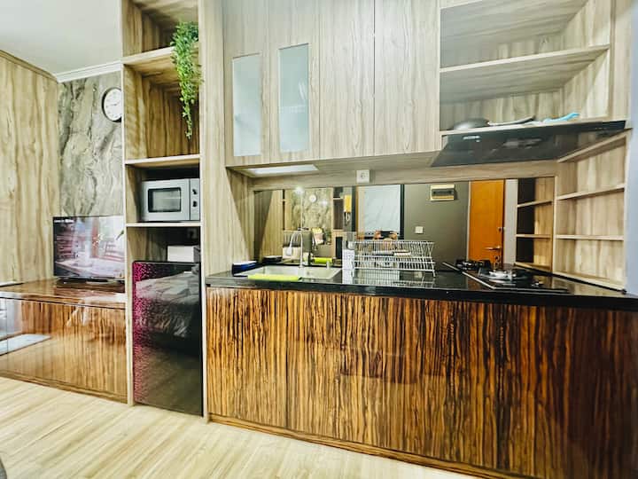 Stylist Studio Near Jis & Jiexpo For Jakarta Stay - Jakarta