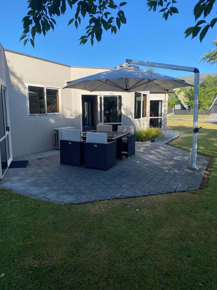 Spacious Home In Centre Of Clyde - Clyde