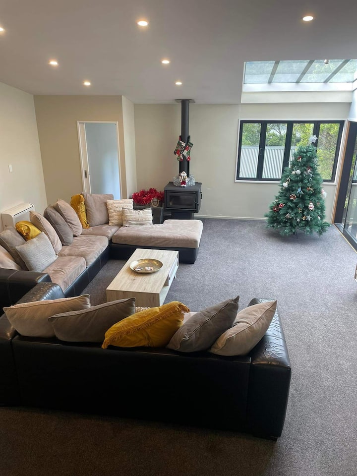 Quiet And Secluded In Sumner - Christchurch