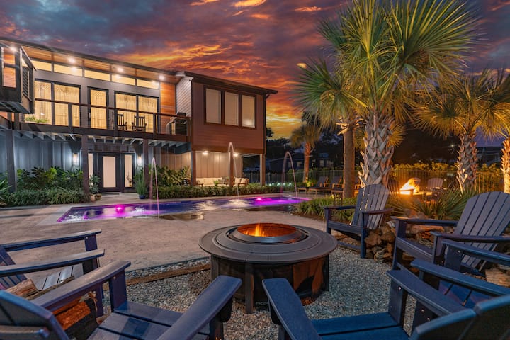 Bonfire & Beaches Voted #1 Winter Remote Workspace - Carolina Beach