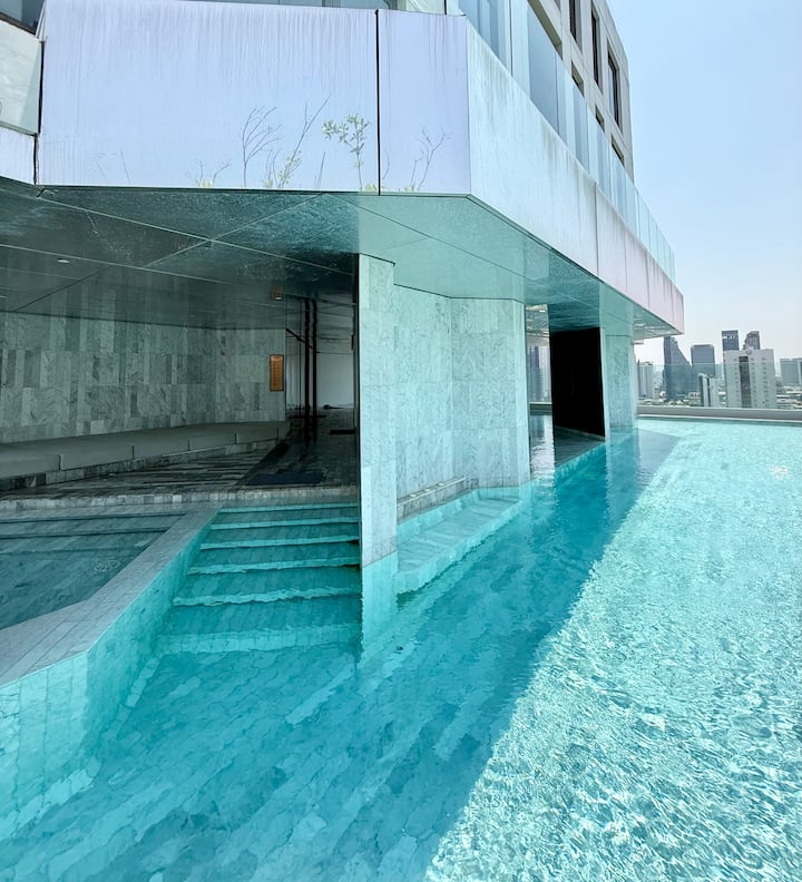 Urban Living In Samyan’s Elegant Condo - Bangkok