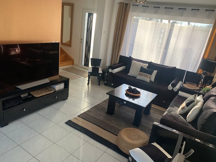 Maison Chaleureuse - ibis budget Noyon