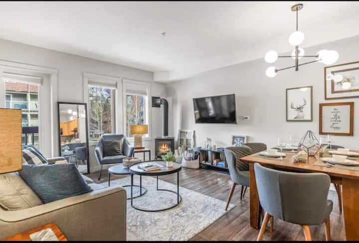 Mountain Escape, Modern Upgrades And Stunning View - Canmore
