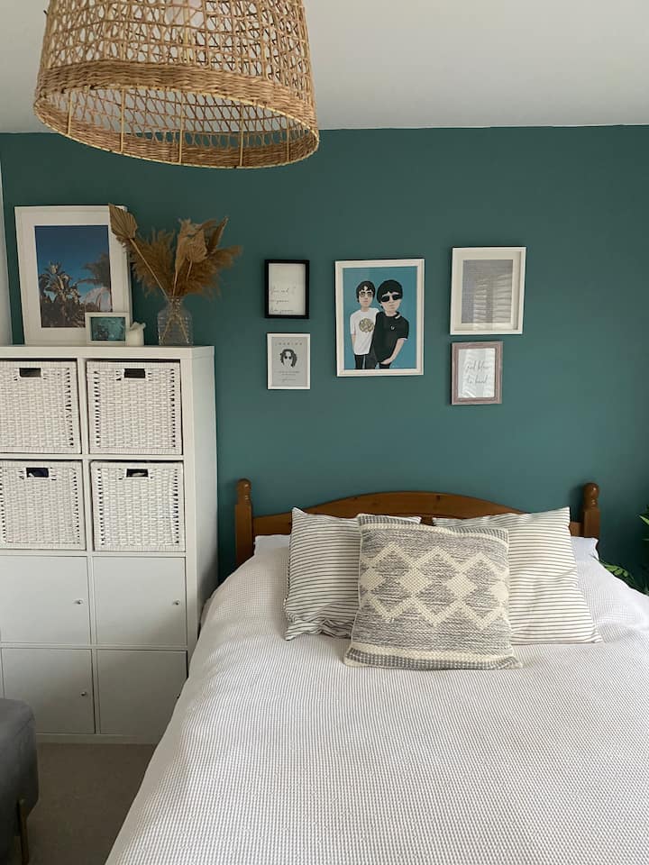 Beautiful/modern Double Bedroom - Taunton