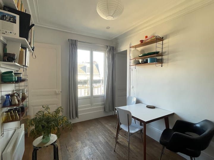 Apartment With Balcony - Paris