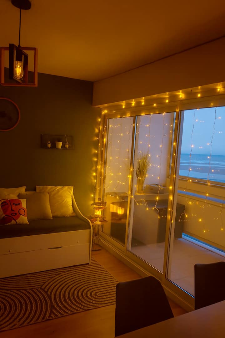 L'émeraude, Les Pieds Dans L'eau. - Vendée