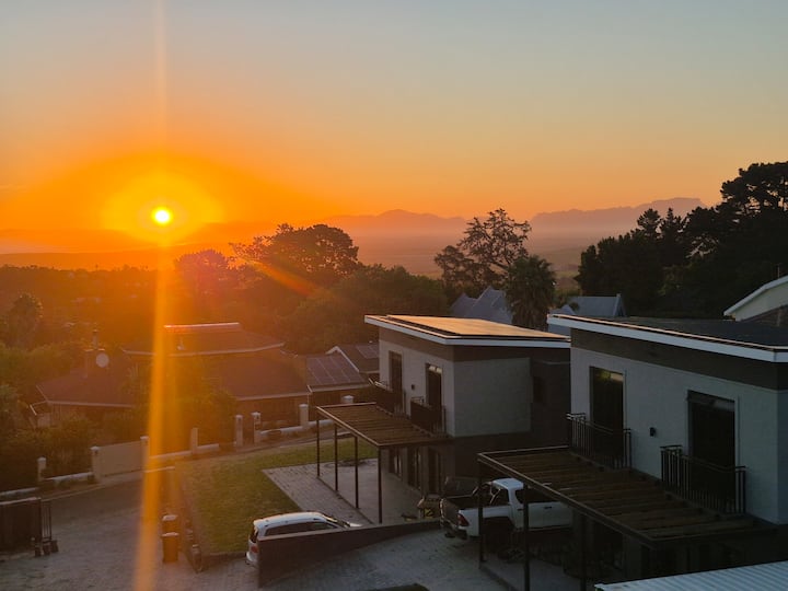 Barge Inn - Somerset West