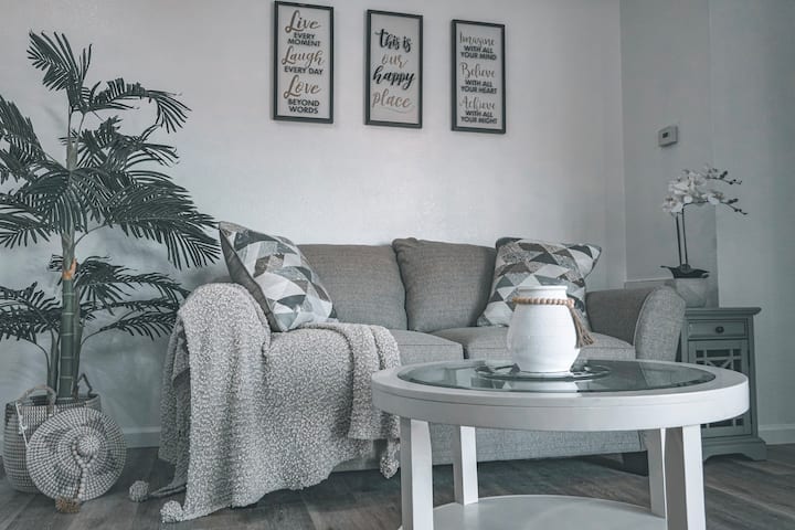 Cozy One Bed One Bath Condo - 貝克斯菲爾德