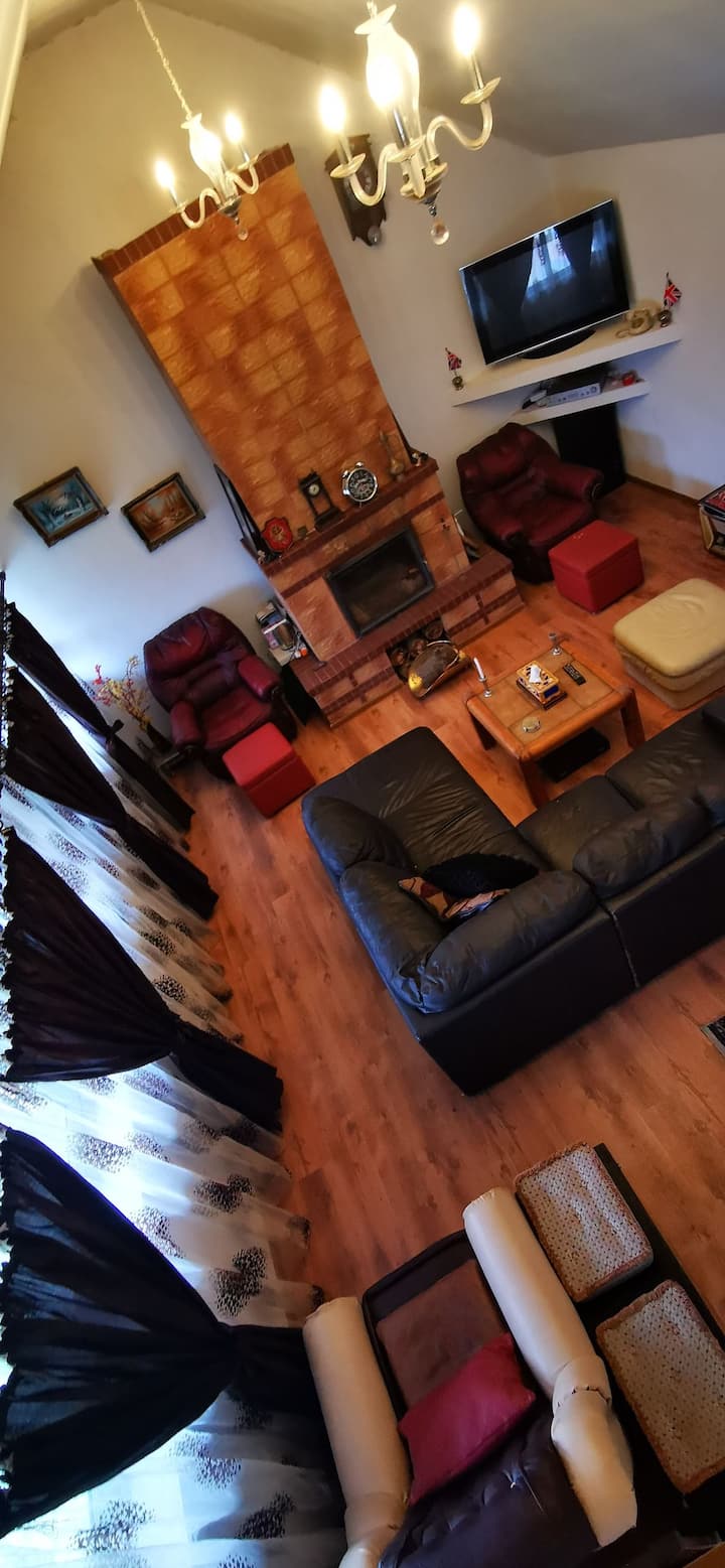 Casa Cu ȘEmineu - Băile Govora