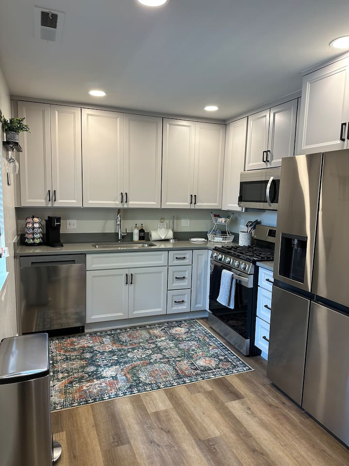Flagstaff Family Retreat -Full Kitchen, 2 Qn Beds! - Flagstaff, AZ
