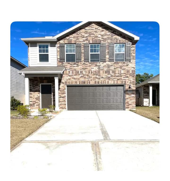 Beautiful Home In A Great Location And Community! - Lake Conroe, TX