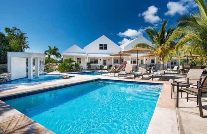 Majestic Palm 3br Villa | Grace Bay | October Deal - Turks and Caicos Islands